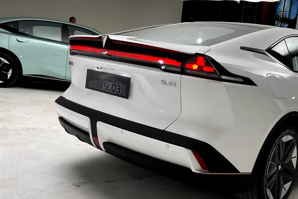 深蓝CEO邓承浩：深蓝sl03九月过万，11月一万五，12月一万八这个产品产销目_财富号_东方财富网