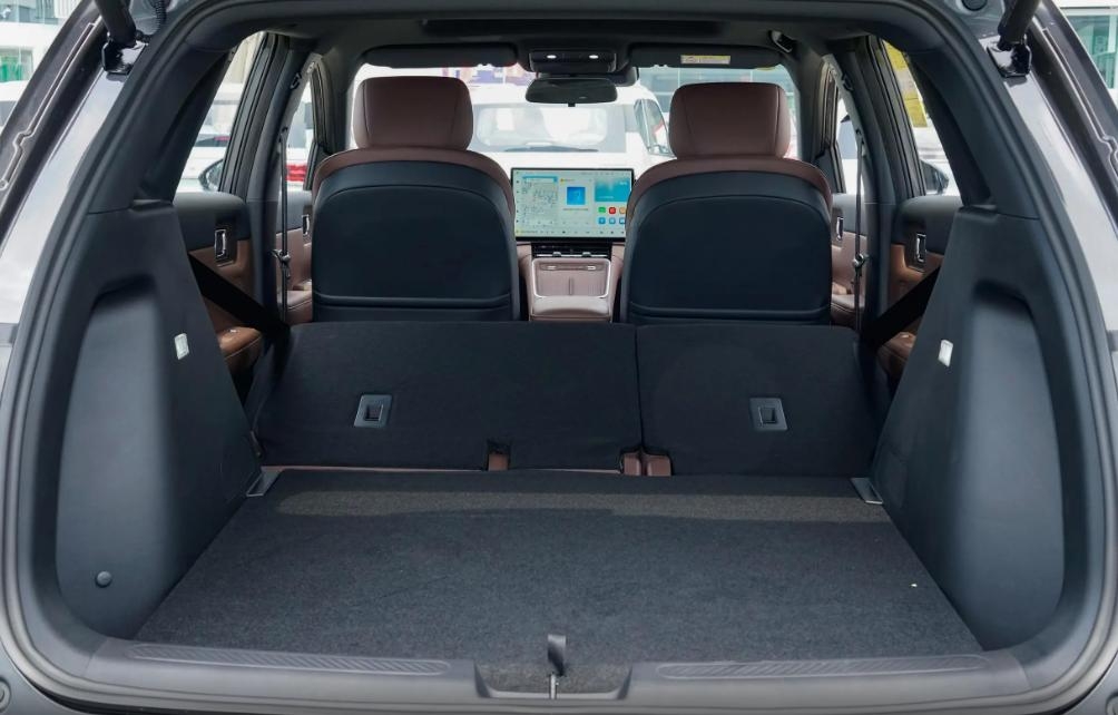 优秀的大空间SUV？五菱星光S PHEV轴距2800mm，适合家用_财富号_东方财富网