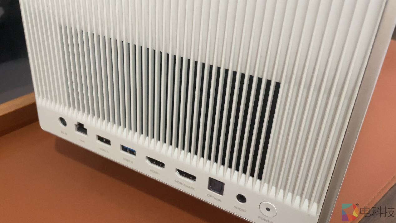 极米RSPro3评测：两种光源六个波长278项专利，重新定义高端投影_财富号_东方财富网