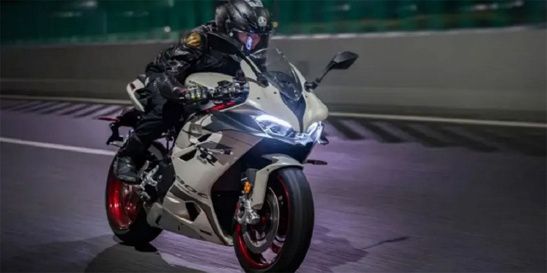 售价69999元公升级仿赛，钱江SRK 921 RR正式发布_财富号_东方财富网