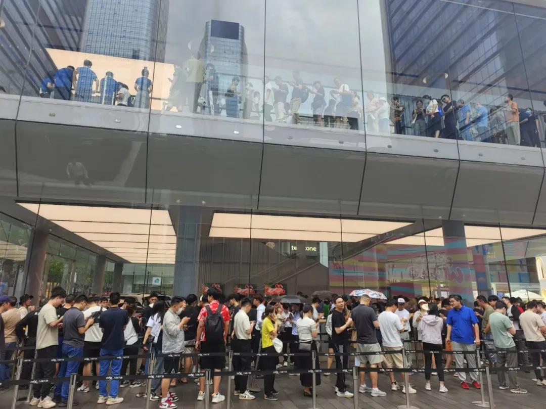 秒光！大排长队！华为Pura70系列，开售_财富号_东方财富网