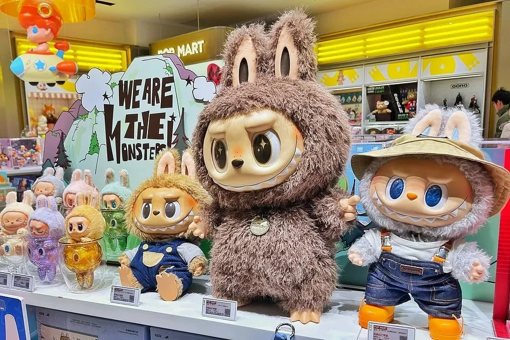 108万的LABUBU，背后站着河南新首富_财富号_东方财富网