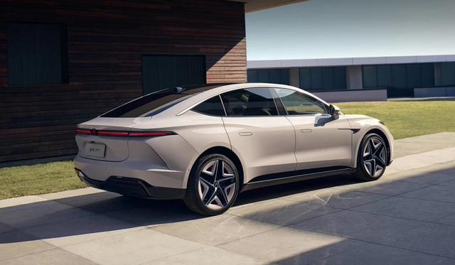 上汽飞凡汽车宣布出海，飞凡F7/R7“换标”MG9 EV/S9 EV在欧亮相_财富号_东方财富网